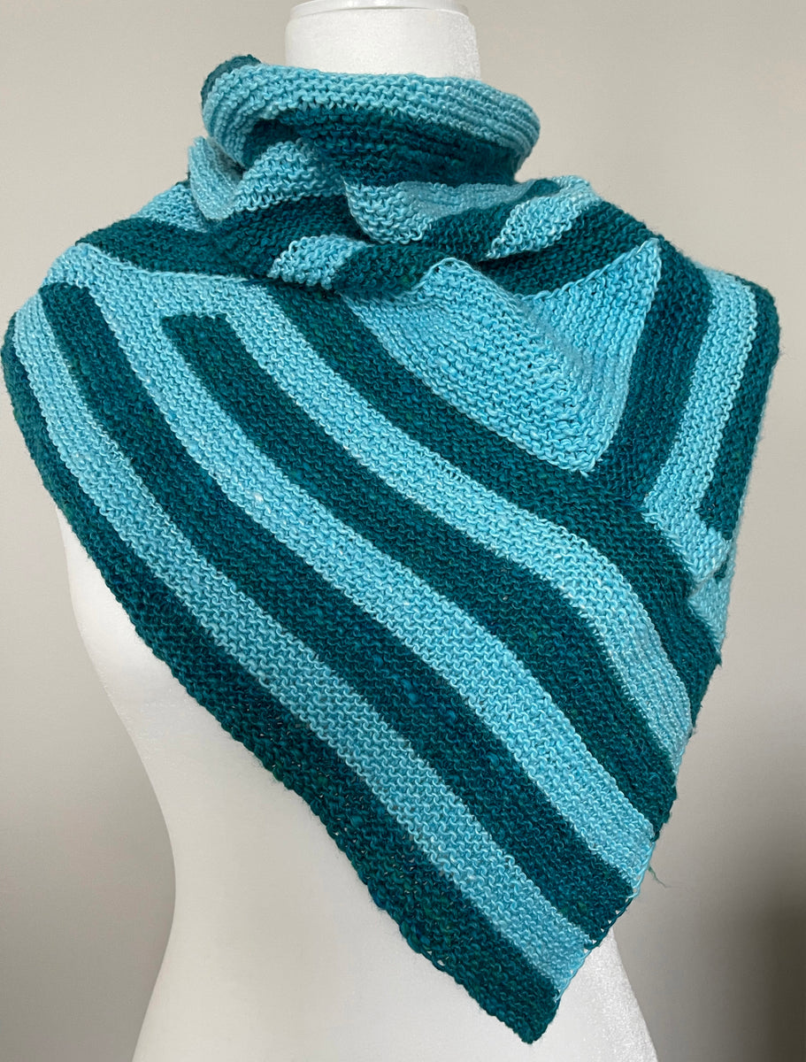 KNITTING PATTERN: Tarzetto Shawl, Triangle shawl, garter stitch shawl – KnitSwag